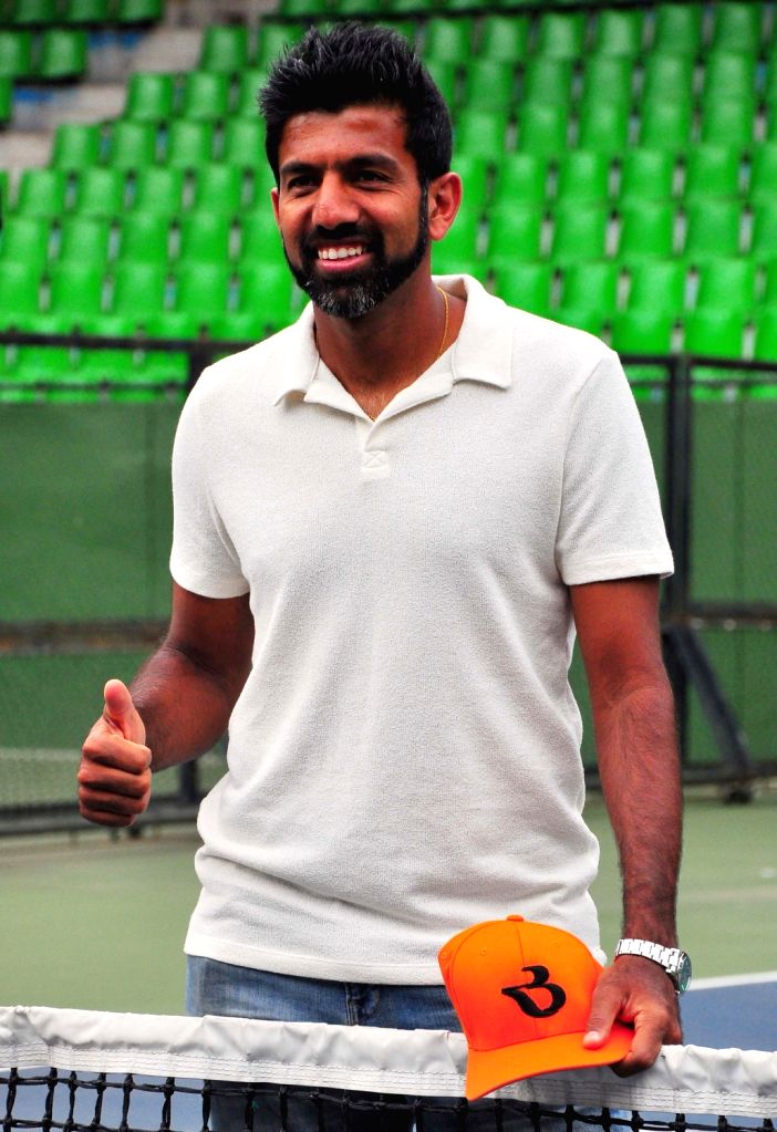 Bopanna celebrates his French Open mixed double victory