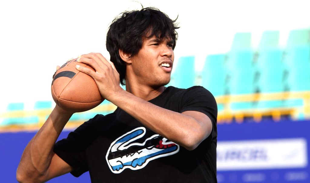 Somdev Devvarman during a practice session ahead of ATP Chennai Open 2014