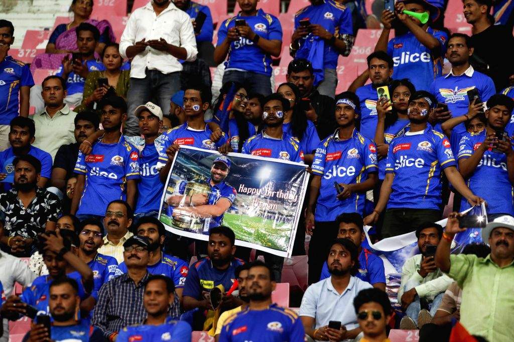 IPL match between Lucknow Super Giants and Mumbai Indians at Ekana ...