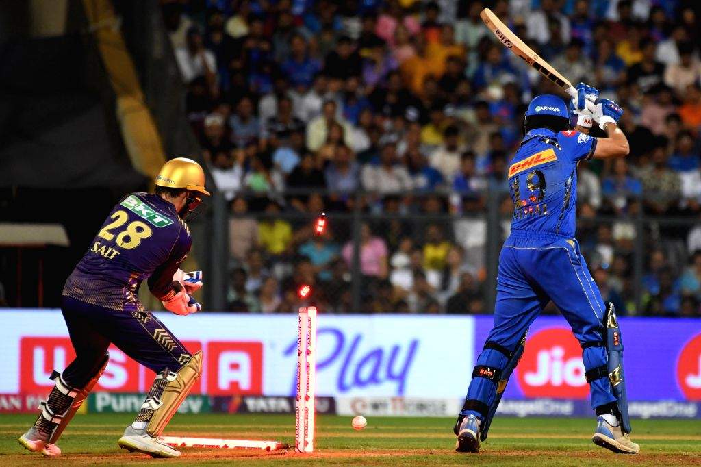 IPL match between Mumbai Indians and Kolkata Knight Riders at Wankhede ...