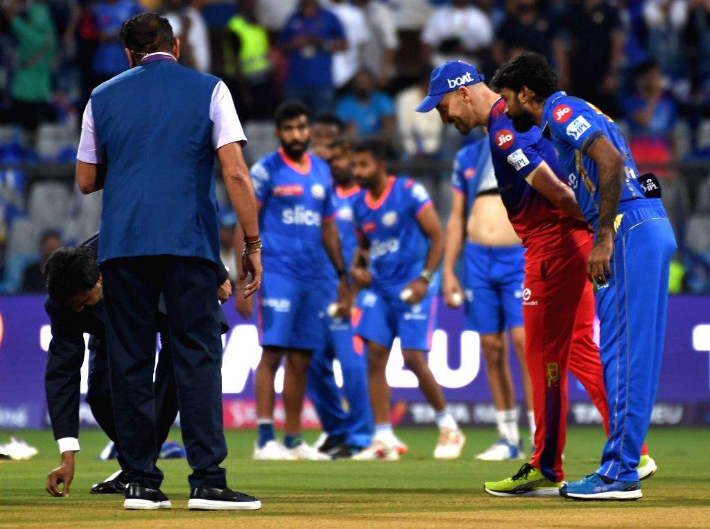 IPL match between Mumbai Indians and Royal Challengers Bengaluru at ...