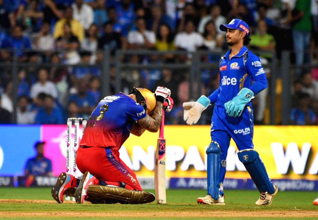 IPL match between Mumbai Indians and Royal Challengers Bengaluru at ...