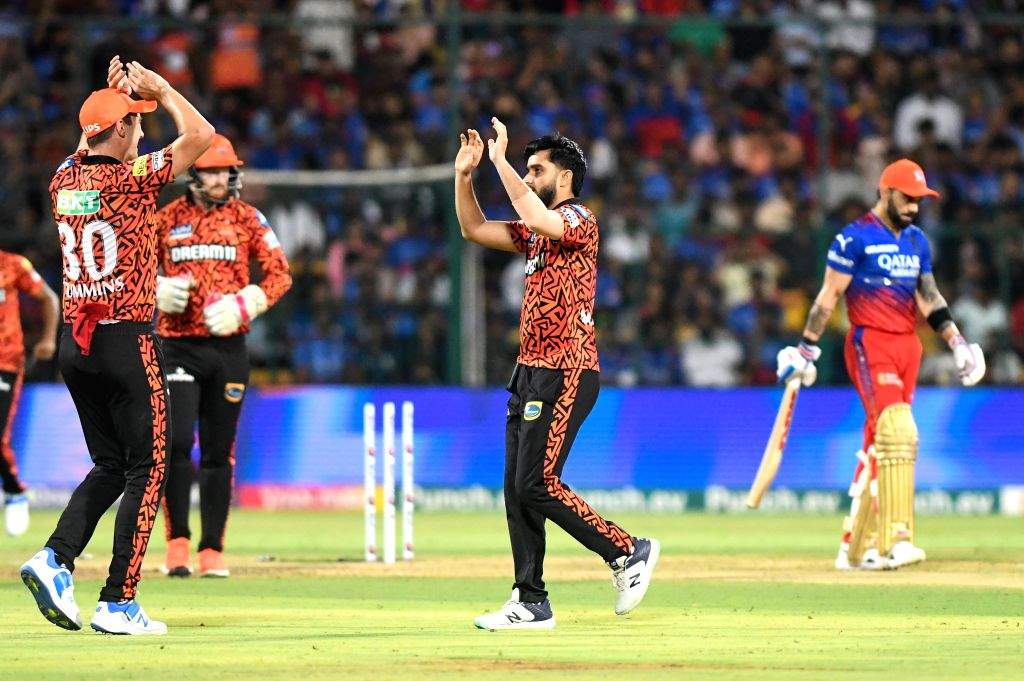 IPL match between Royal Challengers Bengaluru and Sunrisers Hyderabad ...