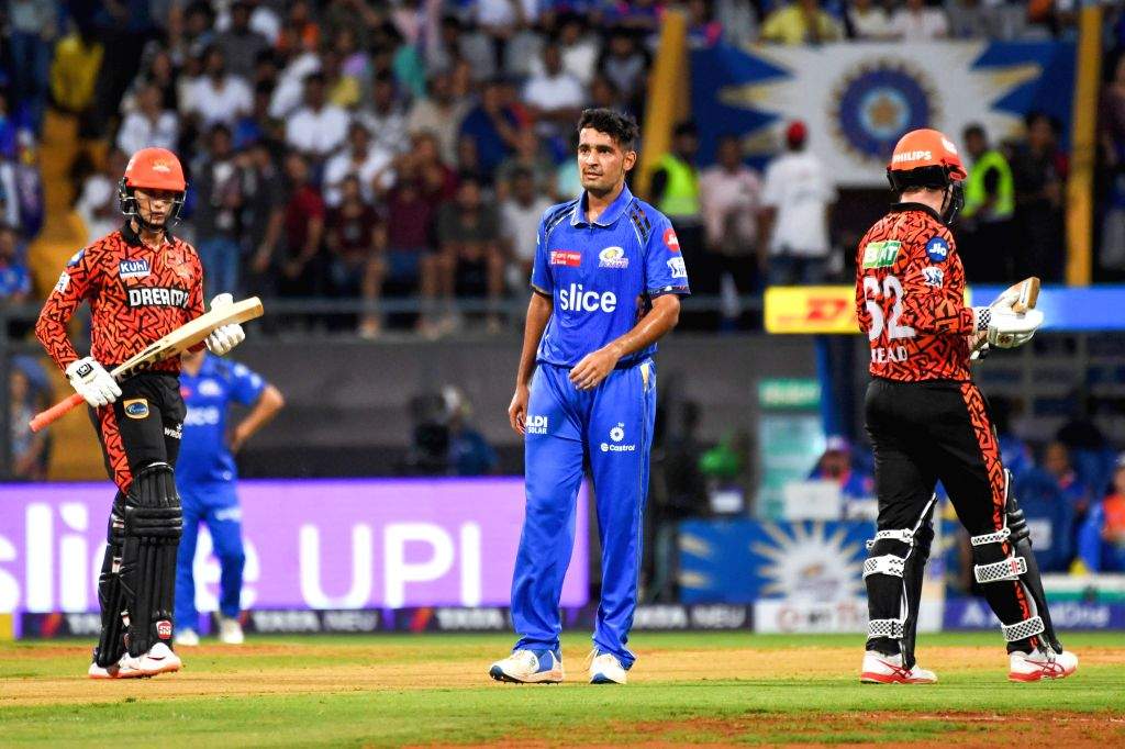 IPL Match between Sunrisers Hyderabad and Mumbai Indians