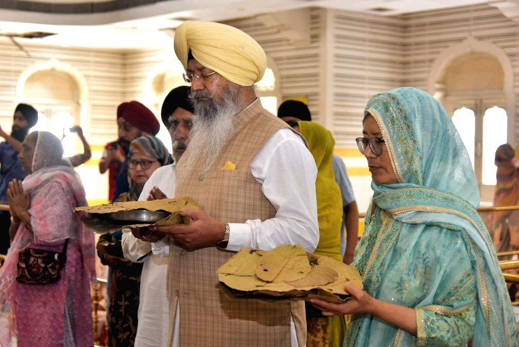 Iqbal Singh Lalpura offers prayer at Takhat Shri Harimandir Ji Patna Sahib