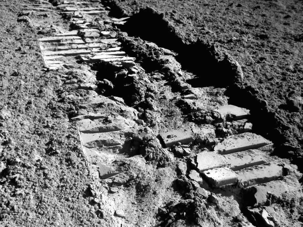 ISRO share images captured by the Vikram Lander and Pragyan Rover on ...