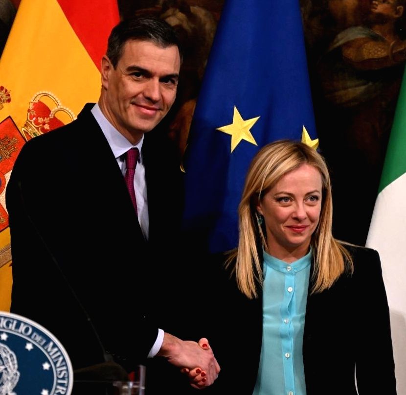 Rome : Italian Prime Minister Giorgia Meloni (R) shakes hands with ...