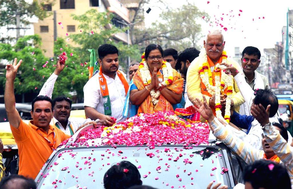 Jaipur : BJP candidate Manju Sharma campaigns for Lok Sabha elections