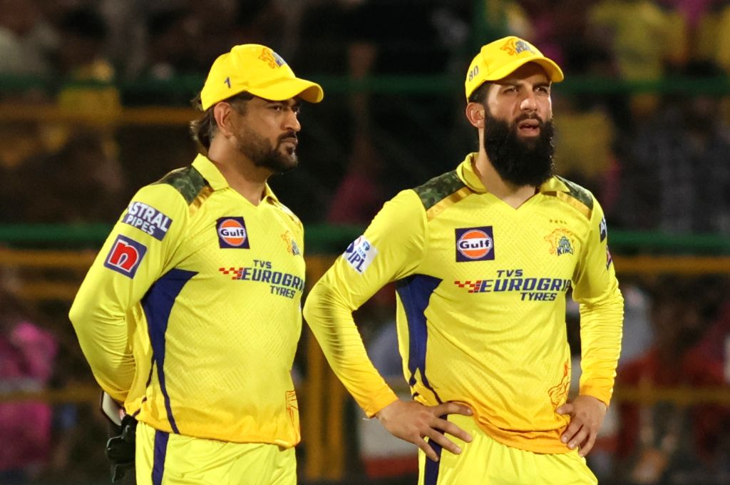 Jaipur : Chennai Super Kings' MS Dhoni and Moeen Ali during the IPL ...