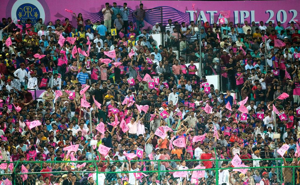 Jaipur : Rajasthan Royals cheers for their team during the match