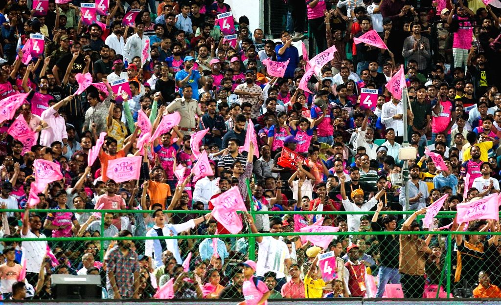 Jaipur : Rajasthan Royals cheers for their team during the match