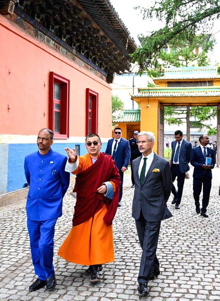 Jaishankar visits Gandan Monastery