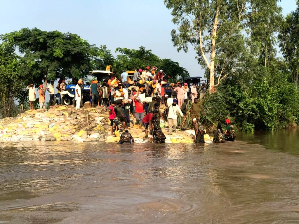 Sant Seechewal struggles to save Punjab flood survivors