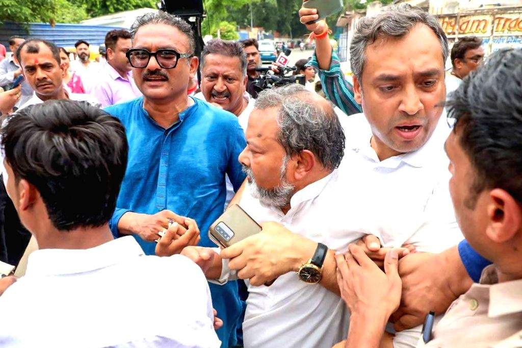 Jan Suraj Leader Detained During Protest in Patna
