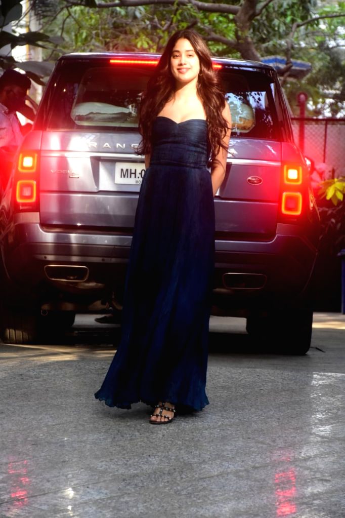 Janhavi Kapoor Spotted at Maddock Office In Santacruz