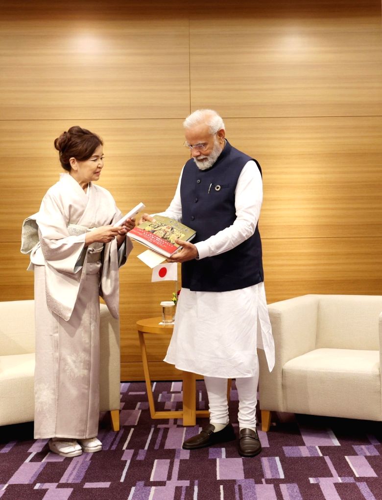 Japan : Prime Minister Narendra Modi had a warm conversation with ...
