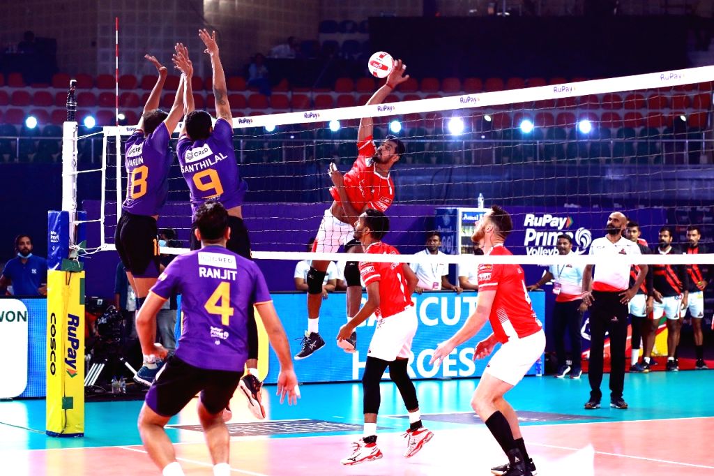 Free Photo: PVL: Jerome Vinith, David Lee help Calicut Heroes register ...