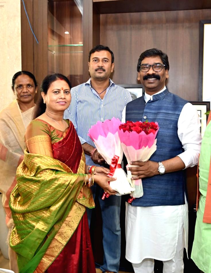 Jharkhand Chief Minister Hemant Soren welcomes newly elected MLA Sunita ...
