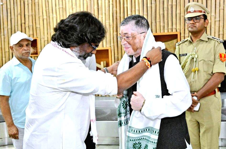 Jharkhand Governor Santosh Gangwar with CM Hemant Soren during a meeting