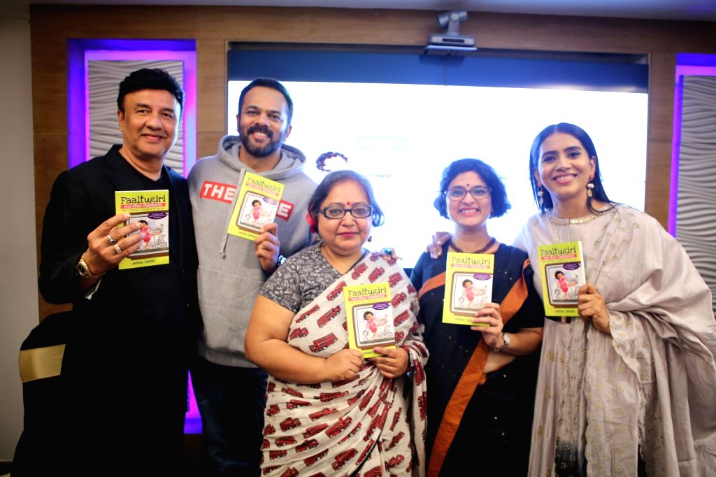 Launch of Janhavi Samant's novel "Faltugiri