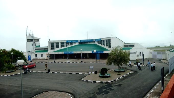 Free Photo: Shimla's table-top airport 'riskiest': Aviation experts