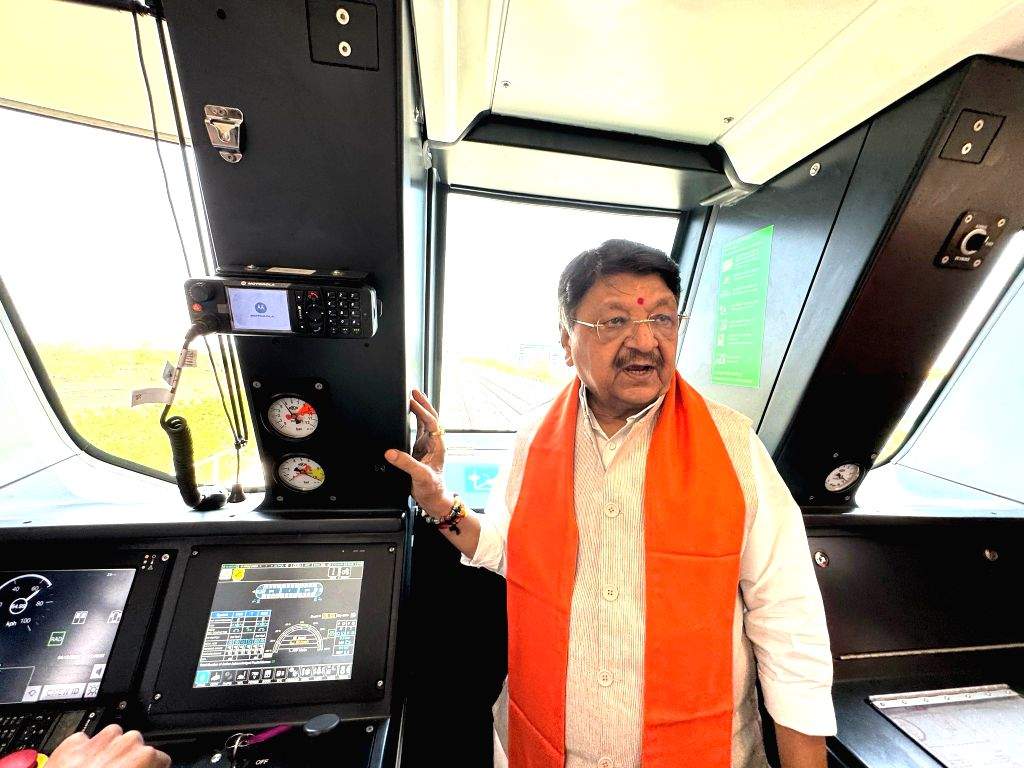 Kailash Vijayvargiya Takes Trial Run of MP Metro