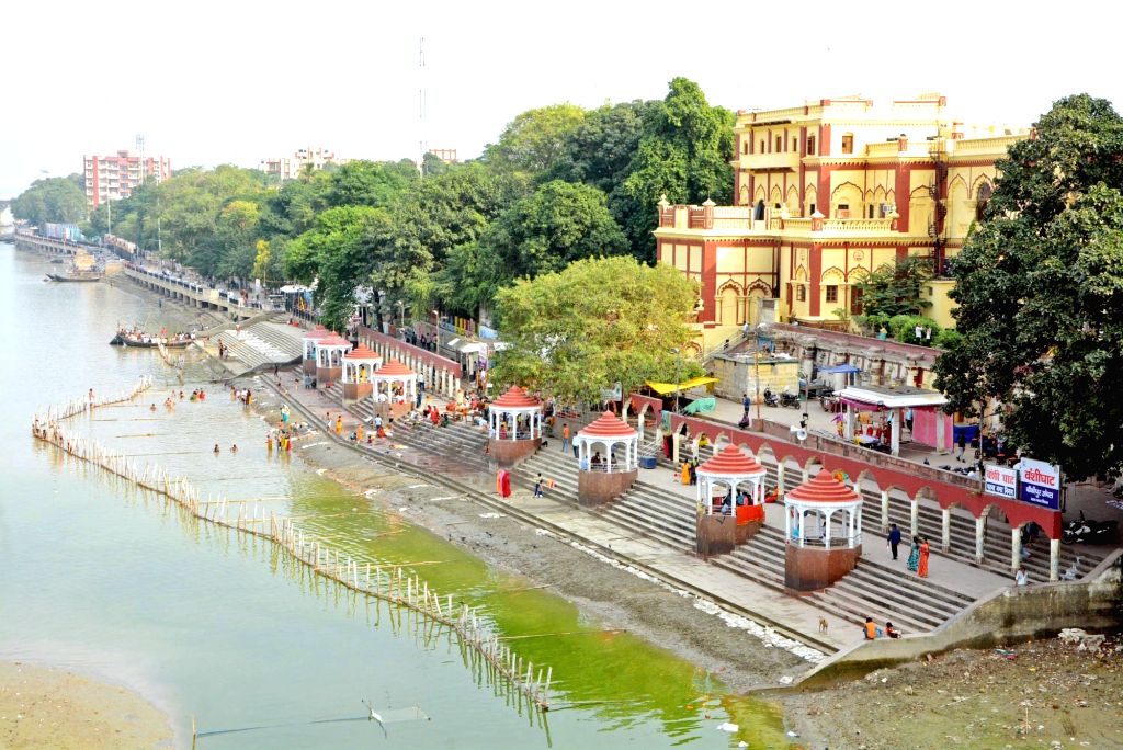 Kali Ghat being cleaned for devotees to take holy dip in river Ganga