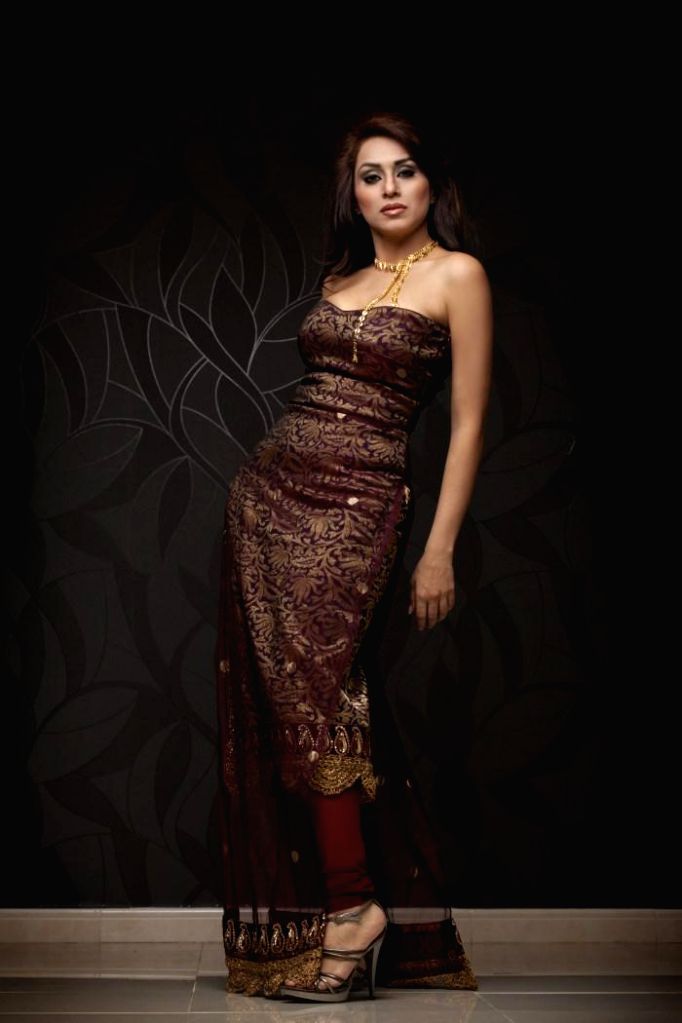 Andria D Souza Actriz Zadora Dubai Born Actress Andria D'souza To Play