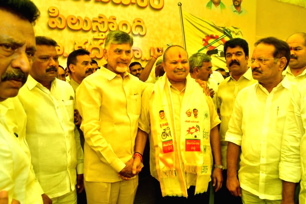 Former Andhra minister Kanna Lakshminarayana joins TDP