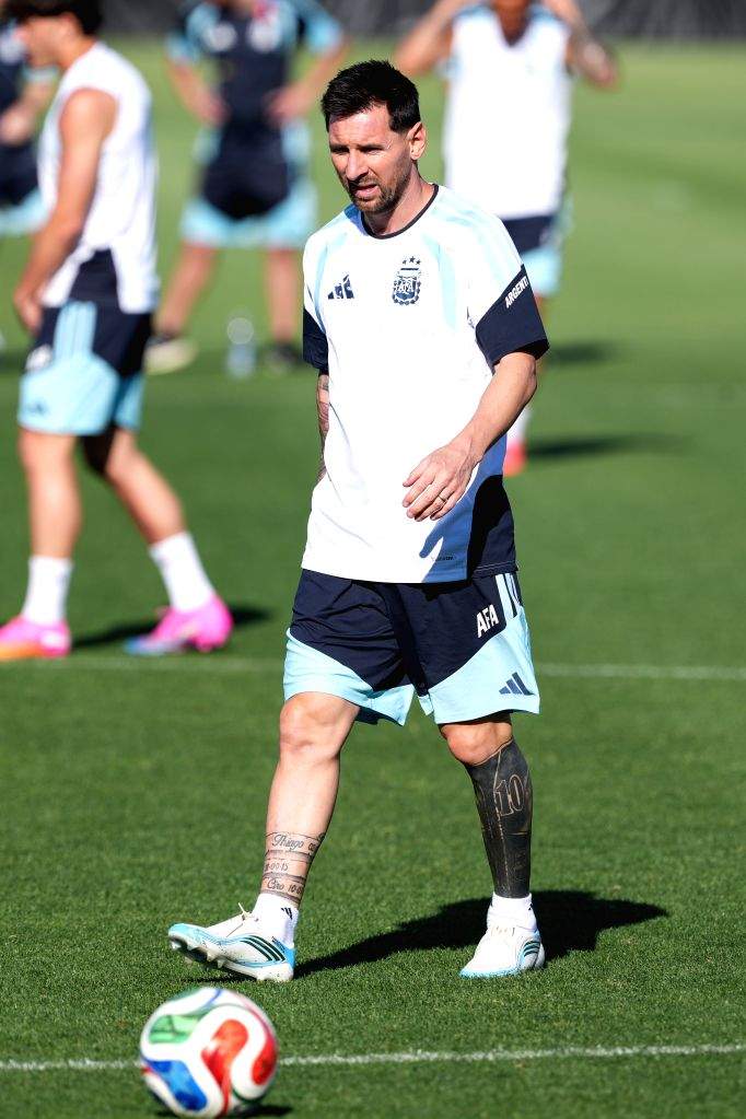 Kansas City: Lionel Messi Attends Argentina Training Session