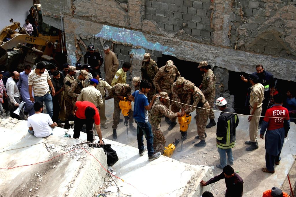 PAKISTAN-KARACHI-BUILDING-COLLAPSE