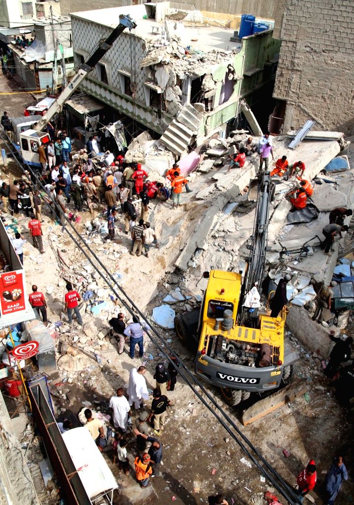 PAKISTAN-KARACHI-BUILDING-COLLAPSE