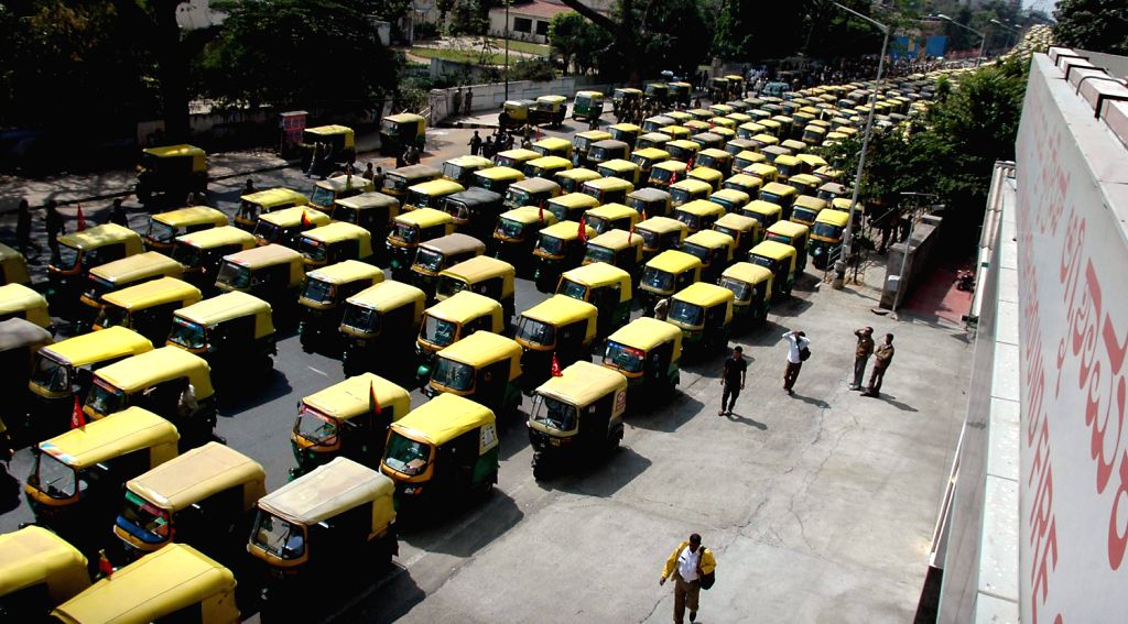 (250114) Bangalore :Karnataka Auto-Rickshaw Driver Association protest ...