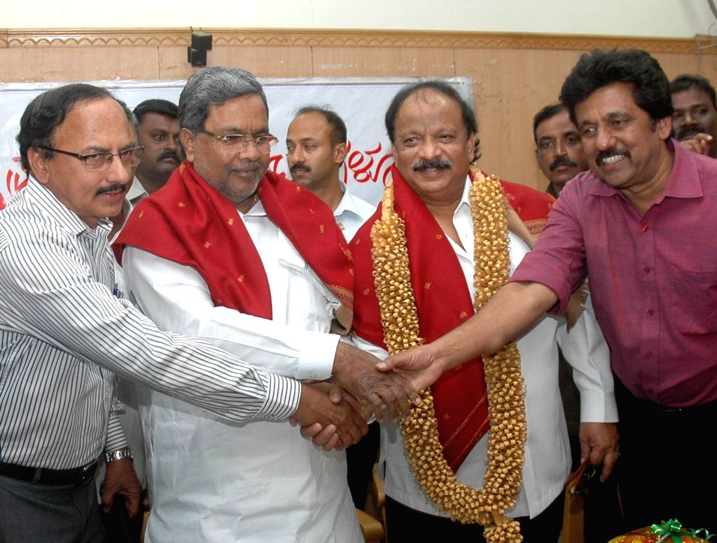 Bangalore Press Club felicitates Karnataka CM