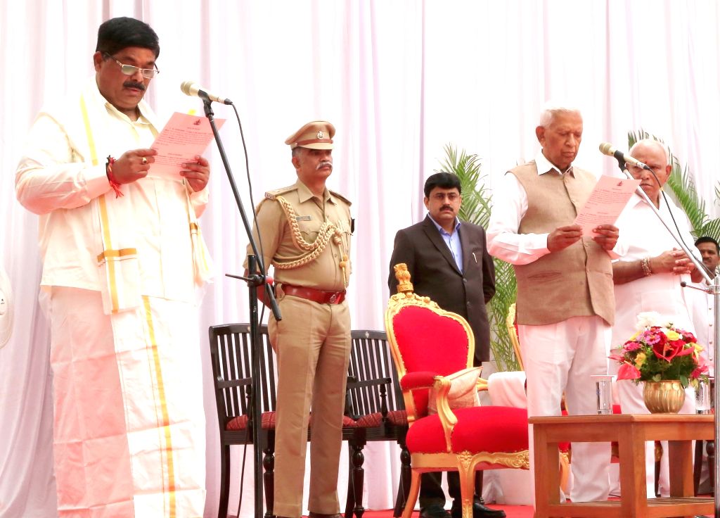 10 new ministers inducted into Karnataka cabinet