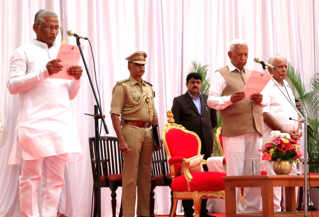 10 new ministers inducted into Karnataka cabinet