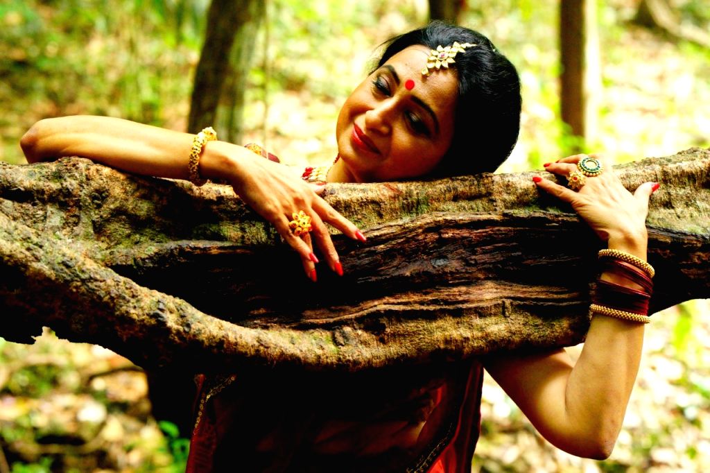Free Photo :Kathak maestro's pioneering Gita Govinda documentation ...