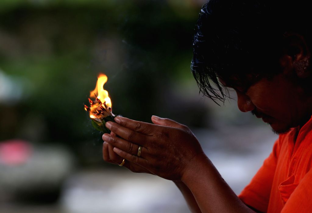 NEPAL-KATHMANDU-BOL BOM PILGRIMAGE