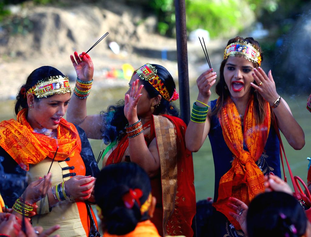 NEPAL-KATHMANDU-BOL BOM PILGRIMAGE