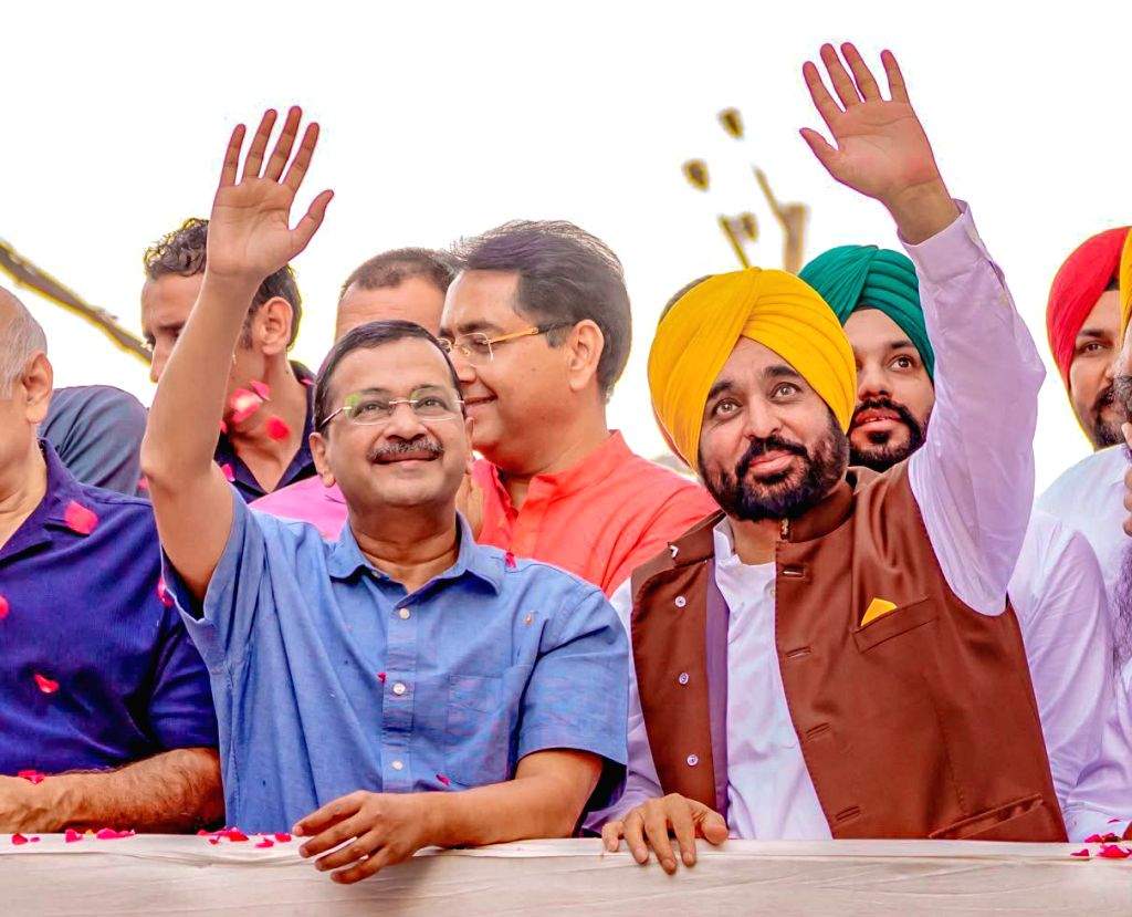 Kejriwal Holds Roadshow After Civic Poll Victory