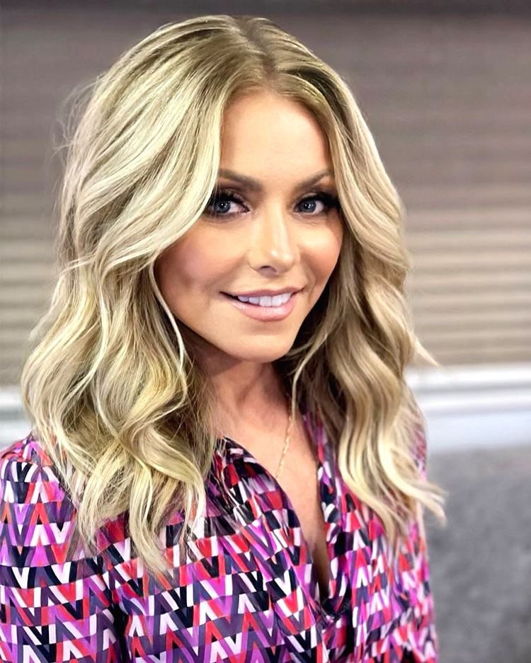 Kelly Ripa Passed Out While Having Sex With Her Husband