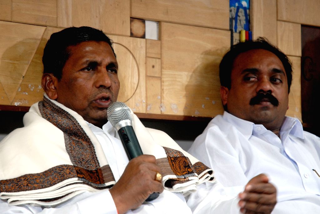 KH Muniyappa addressing press conference regarding Karnataka COIR Expo ...