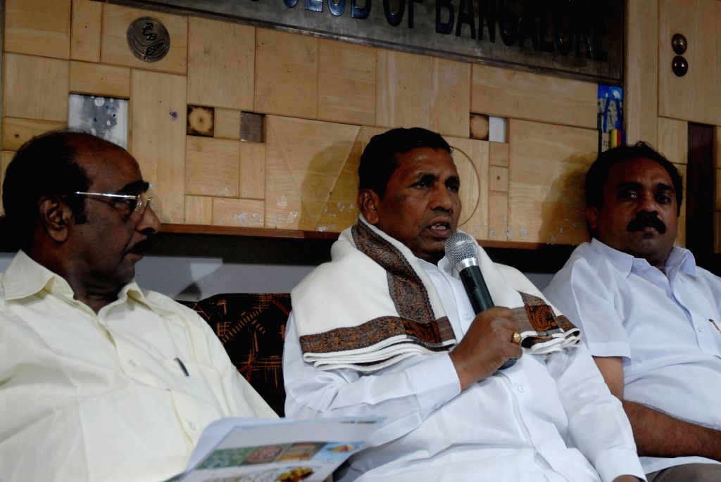 KH Muniyappa addressing press conference regarding Karnataka COIR Expo ...