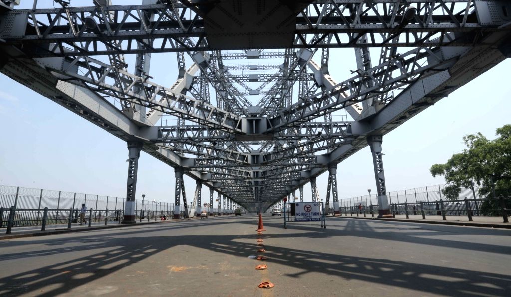 Security beefed up at Howrah Bridge during lockdown