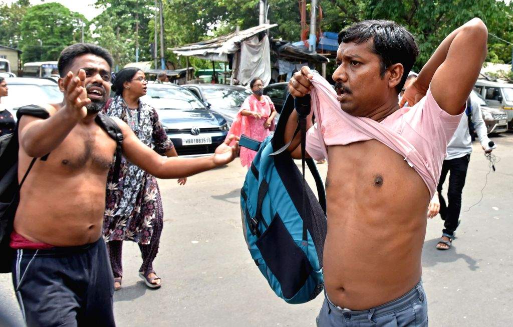 Teachers protest against West Bengal Government during March to Nabanna