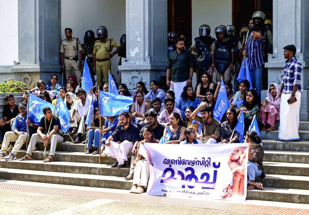 KSU Students Protest Outside Kerala University