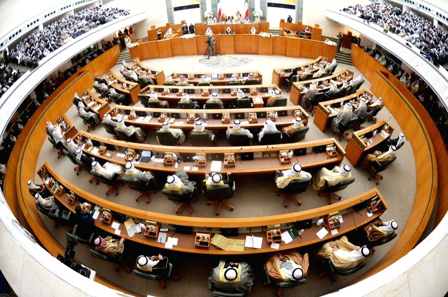 Kuwaiti crown prince dissolves parliament