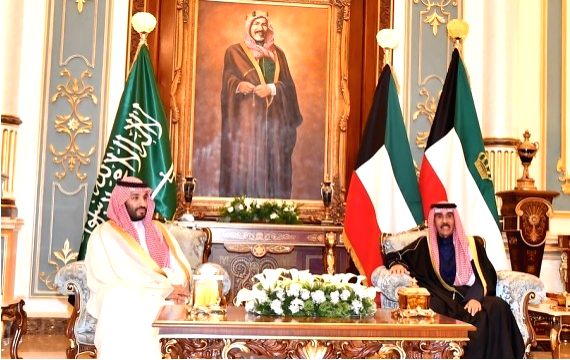 : Kuwait's Emir Sheikh Nawaf Al-Ahmad Al-Jaber Al-Sabah (R) meets with ...