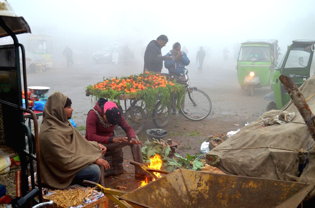 PAKISTAN-LAHORE-HEAVY FOG