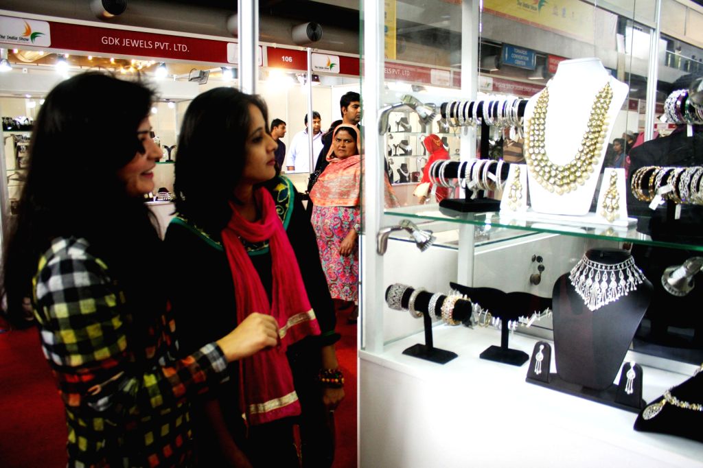 (160214) Second India Trade Show at expo center in eastern Pakistan's ...